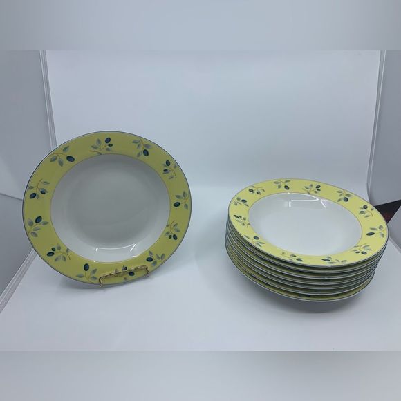 Royal Doulton | Dining | Royaldoulton Blueberry Rim Soupbowls Set Of 8 ...